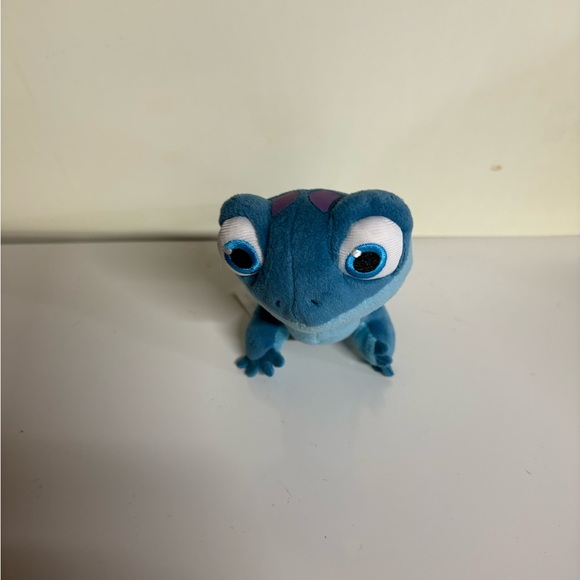 Toys | Frozen 2 Ii Disney Bruni Fire Plush Salamander Lizard Gecko ...
